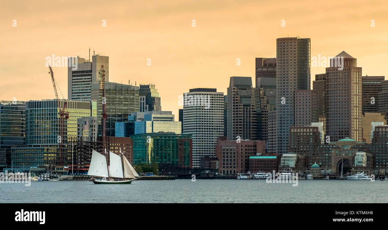 Sail boats boston harbor hi-res stock photography and images - Alamy
