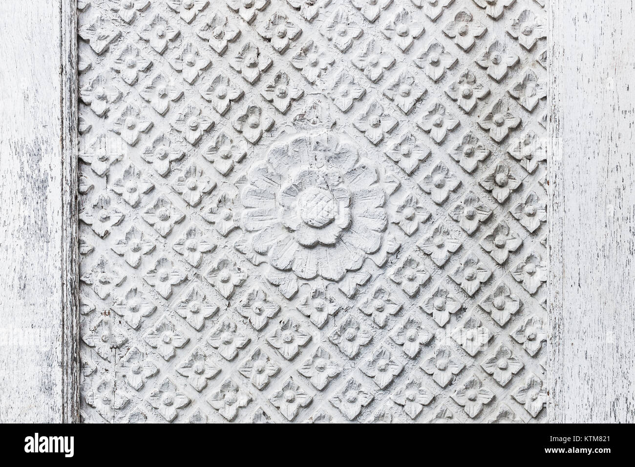 Texture of handmade carving white wooden wall in Bali house ...