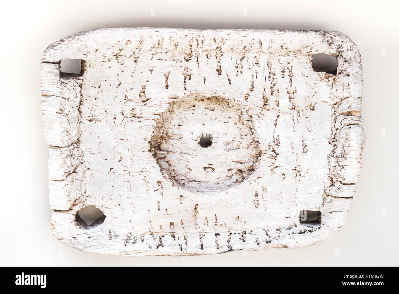 Texture of handmade carving white wooden wall in Bali house ...