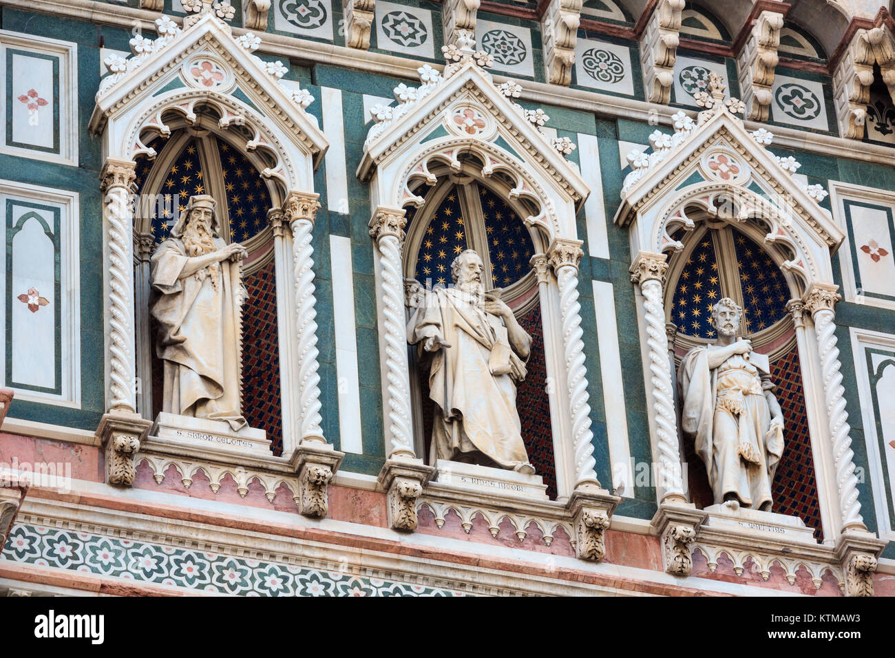 Cathedral of Santa Maria del Fiore (Duomo di Firenze) facade details ...