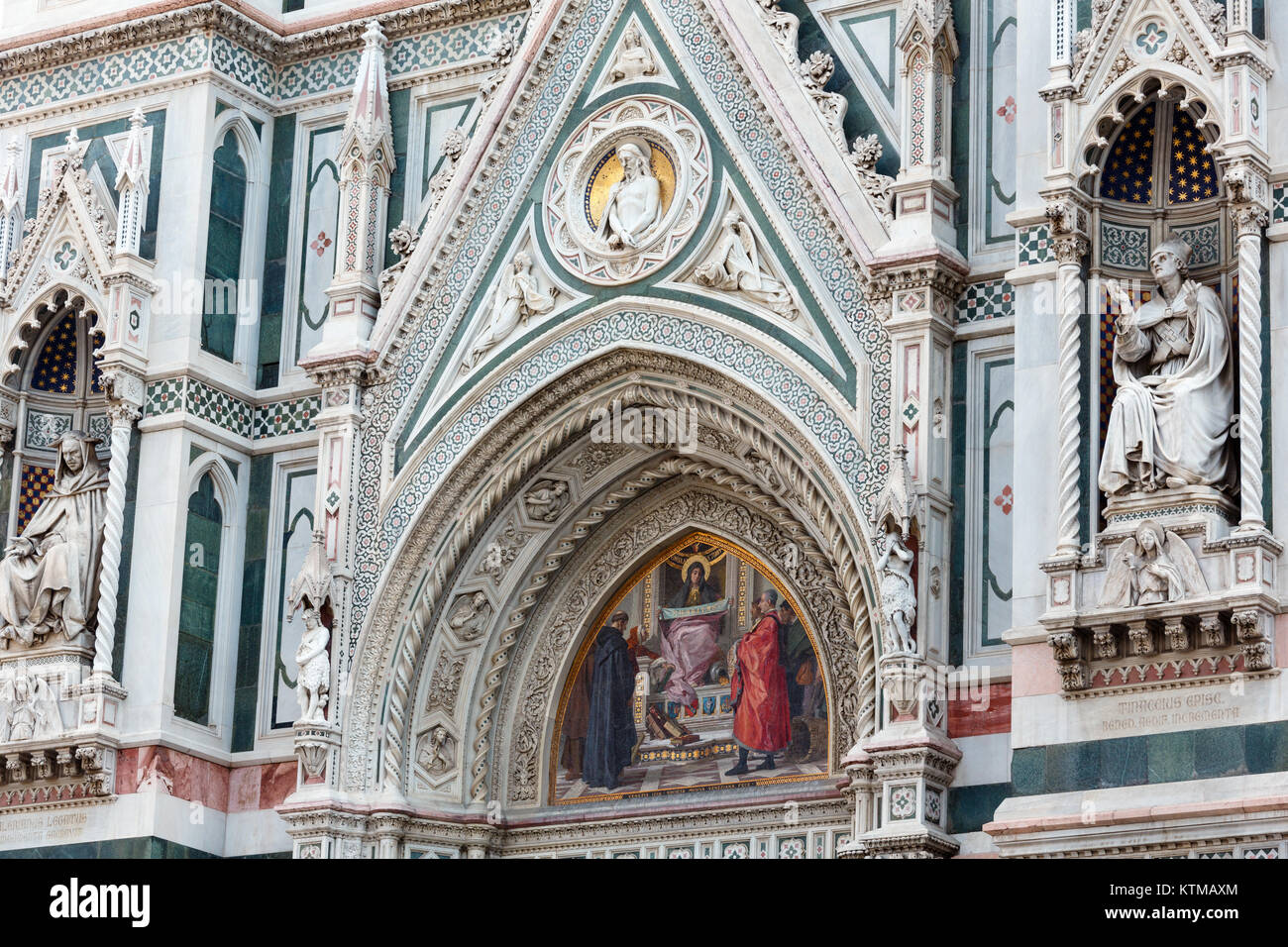 Cathedral of Santa Maria del Fiore (Duomo di Firenze) facade details ...