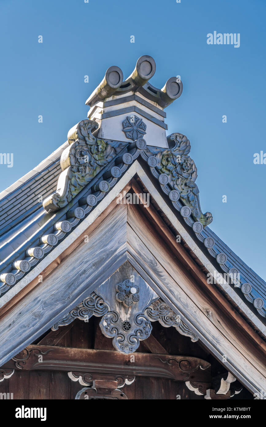 Ayasuji style shishiguchi and Mitsubana Gegyo (Wooden gable Pendant) of ...