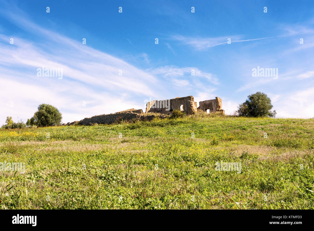 Ruins in Sicilian countryside Stock Photo - Alamy