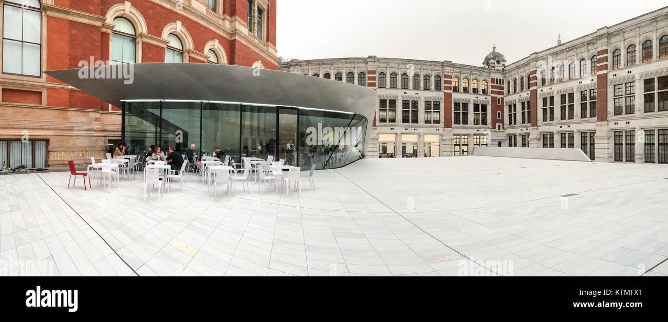 The sackler courtyard hi-res stock photography and images - Alamy
