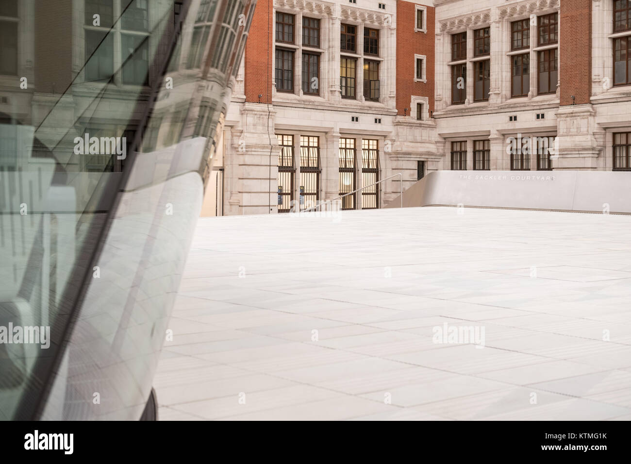 The Sackler Courtyard, V&A Museum, Kensington Stock Photo - Alamy