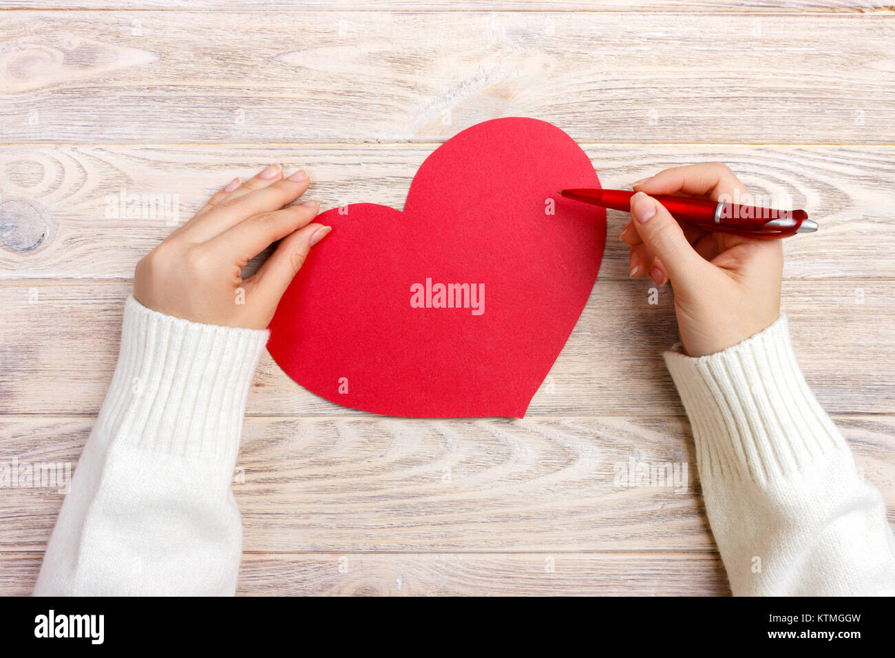 Girl writing love letter hi-res stock photography and images - Alamy