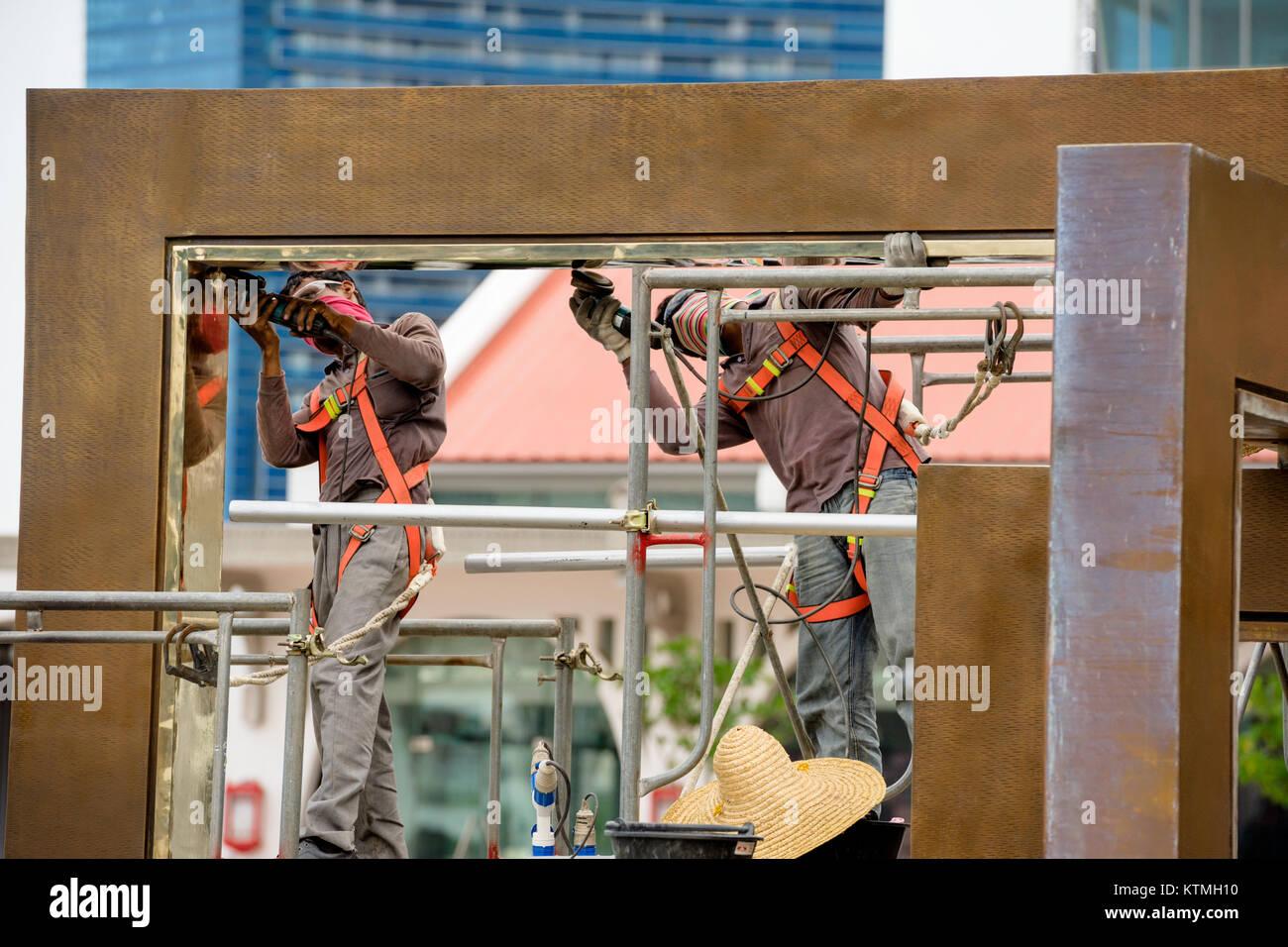 Singapore construction worker hi-res stock photography and images - Alamy