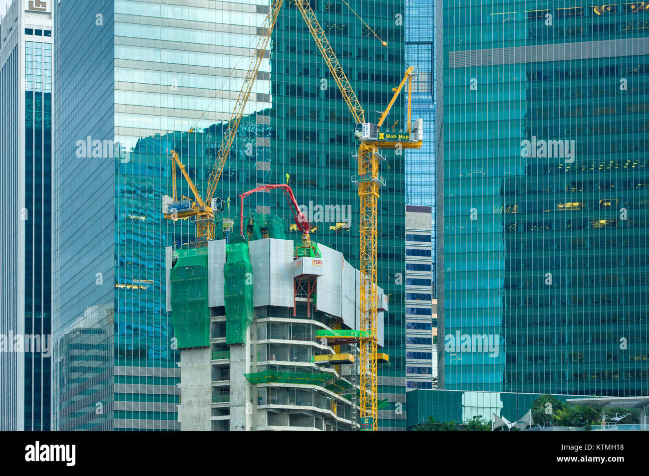 Singapore cranes hi-res stock photography and images - Alamy