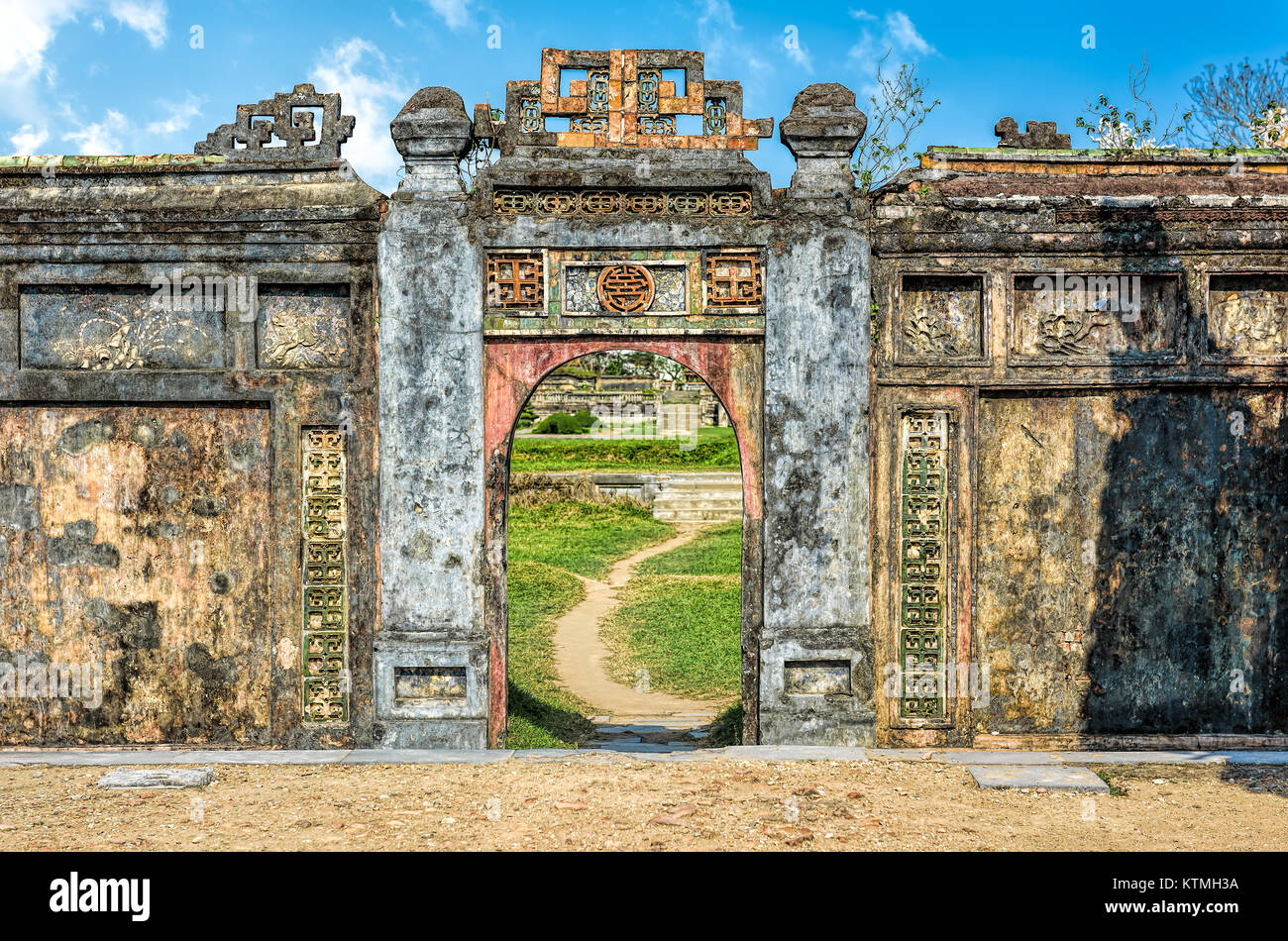 Beautiful gate hi-res stock photography and images - Alamy