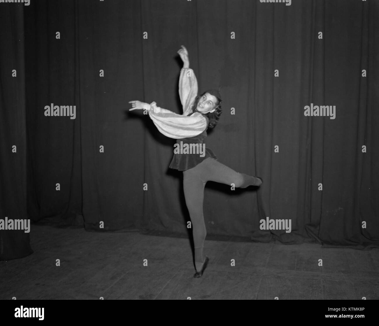 Ballet movements Black and White Stock Photos & Images - Alamy