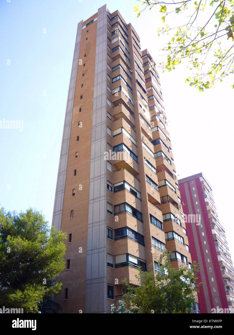 Edificio Viena V is a residential building located in Benidorm, Spain. Known for its distinctive ...