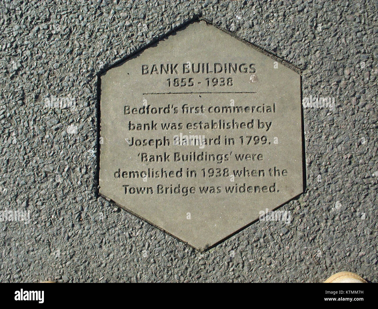 The Bedford Bank Buildings plaque commemorates the architectural ...