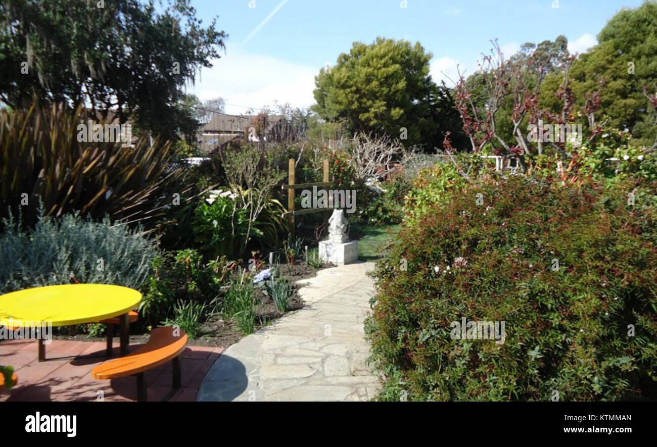 Nostalgic garden scene hi-res stock photography and images - Alamy