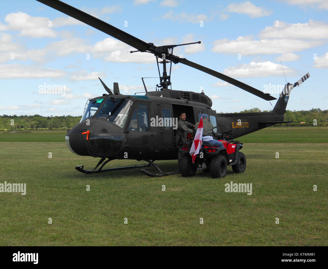 Huey helicopter vietnam war hi-res stock photography and images - Alamy