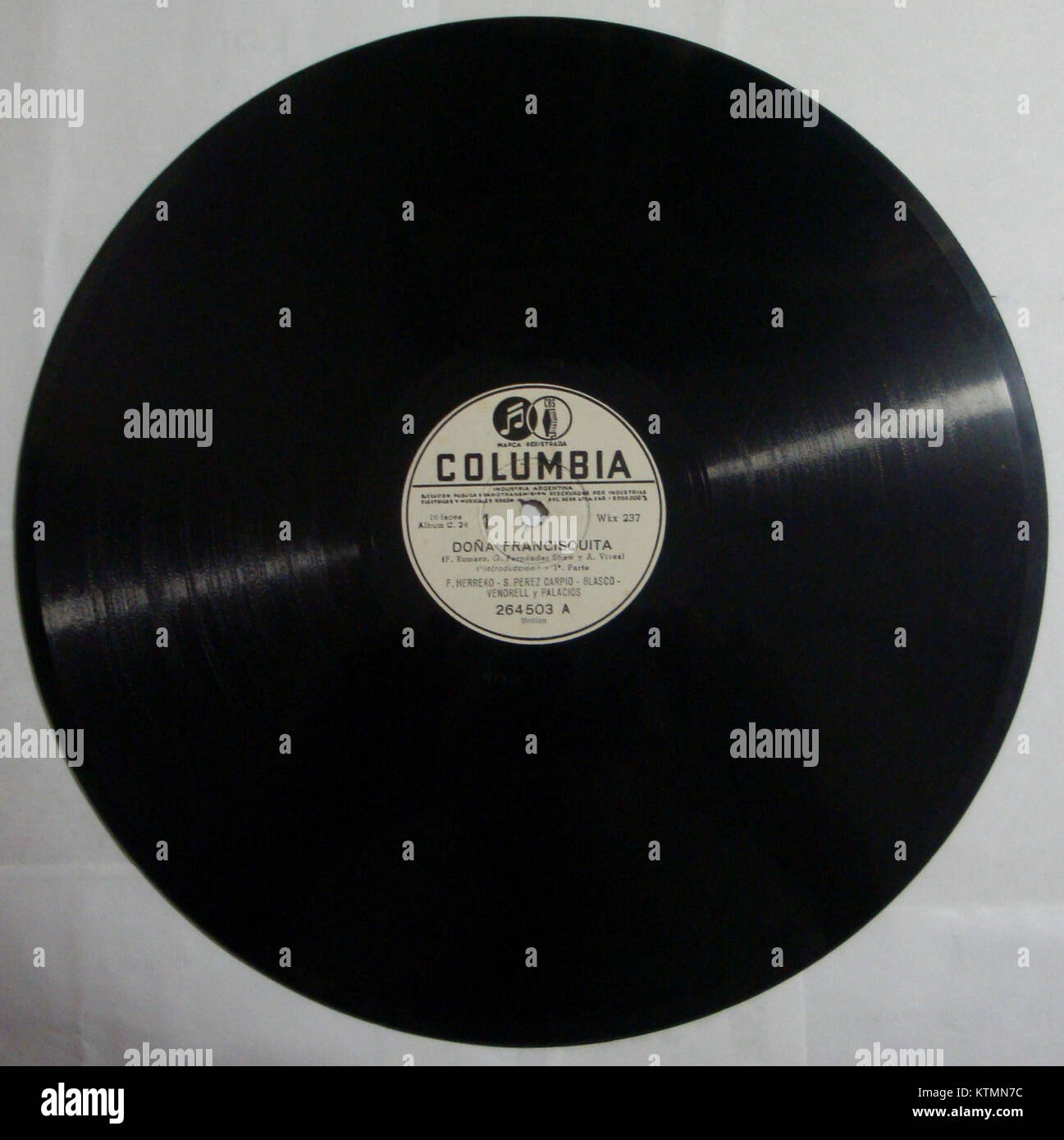 A 12-inch vinyl record, also known as a 'disco de pasta,' often used ...