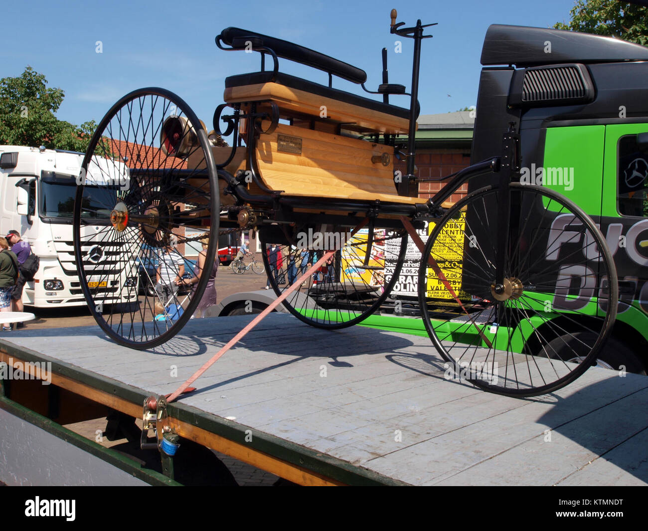 This image shows a 1900 Benz motorwagen no. 20 displayed at the ...