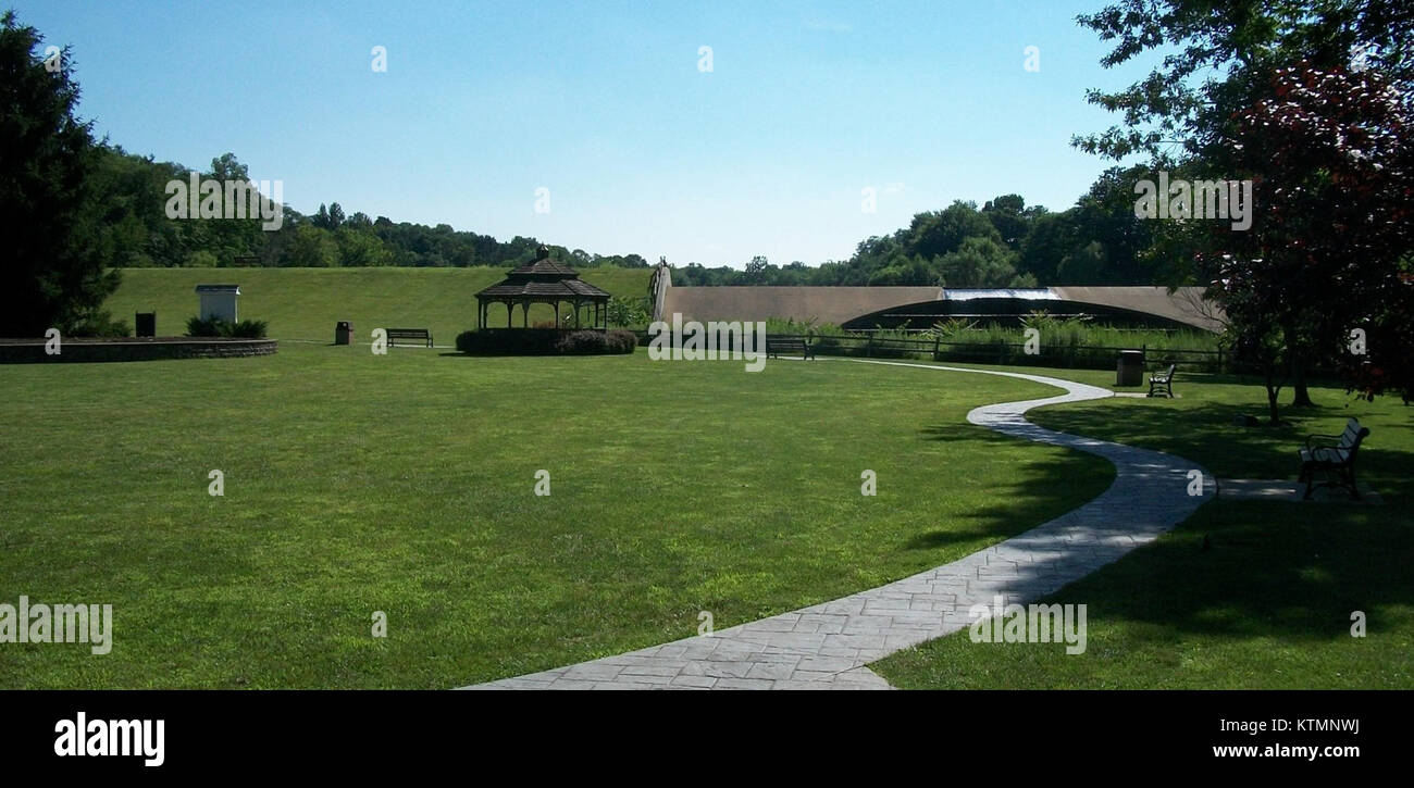 This image shows the area below the dam of Watchung Lake in New Jersey ...