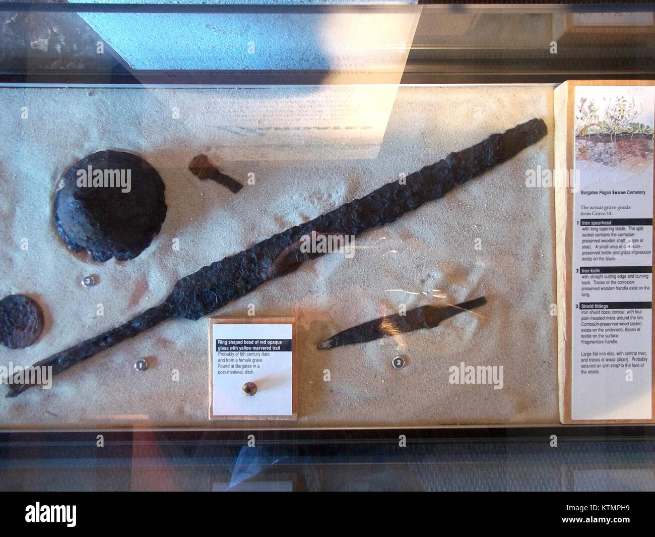 Bargates Pagan Saxon Cemetery, Christchurch Grave goods from grave 14 ...