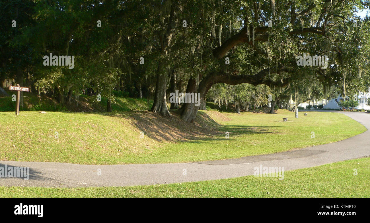 The White Field Boss 21 is a 1986 agricultural tractor featuring a 12 ...