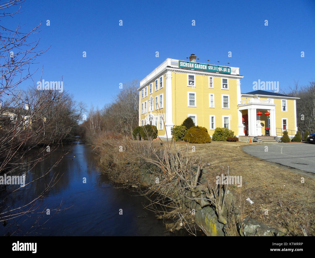 Baldwin House in Woburn, Massachusetts, is an early American colonial ...