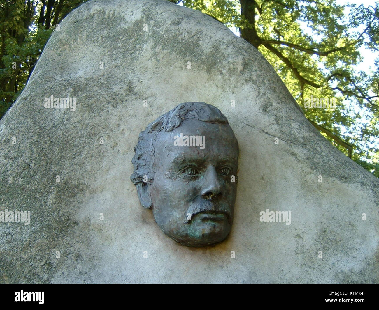 Bad Nauheim is a town in Hesse, Germany, known for its thermal baths ...