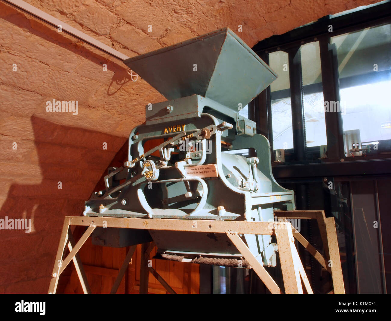 The Avery Bascule is a type of bridge mechanism used in transportation ...