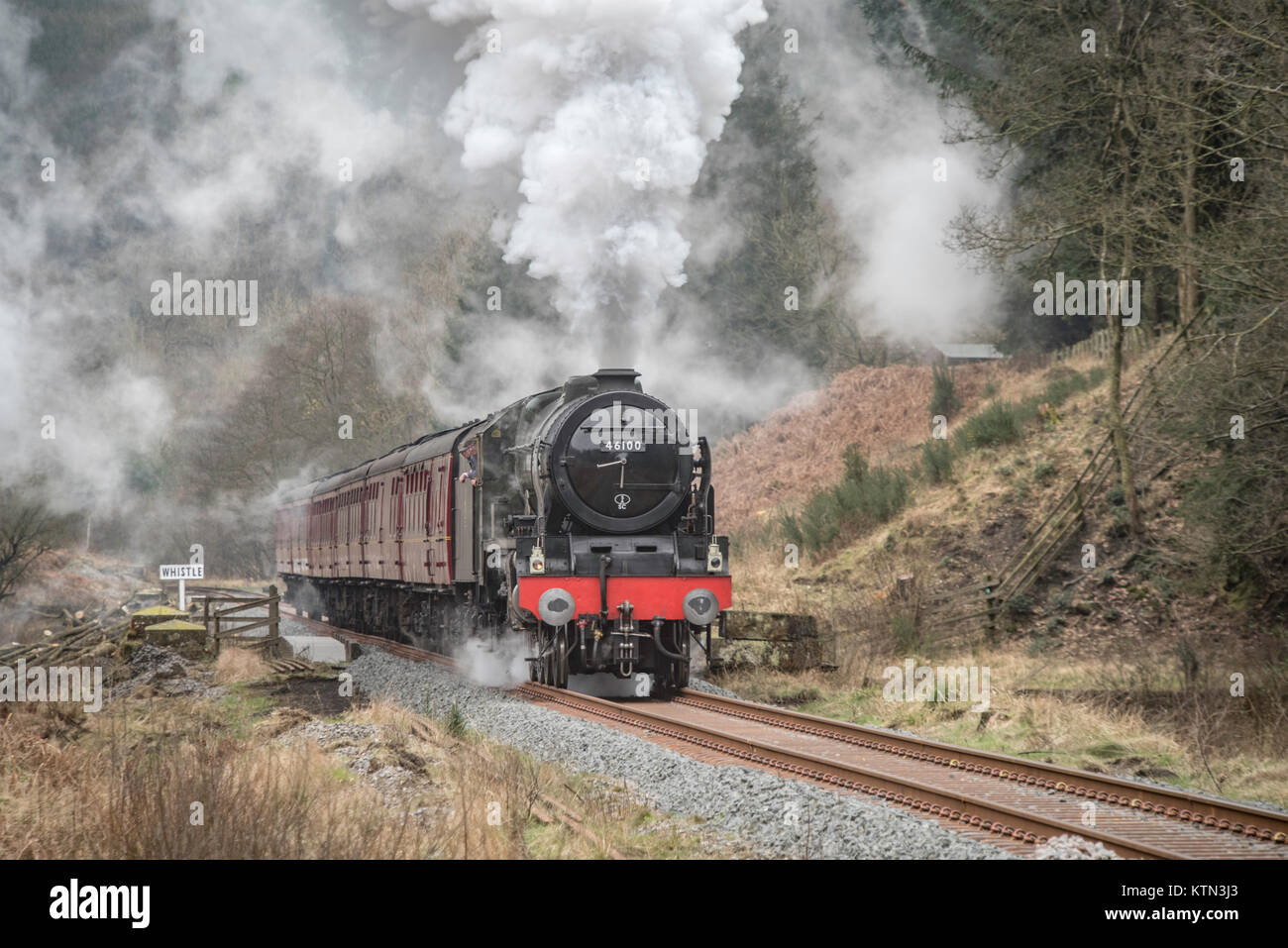 The yorkshire steam railway all aboard hi-res stock photography and ...