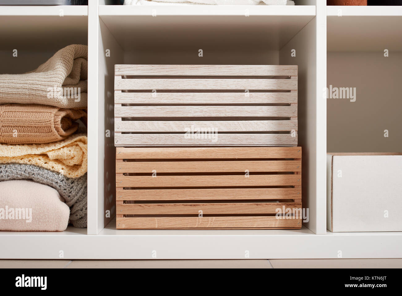 Shelf full stuff hi-res stock photography and images - Alamy