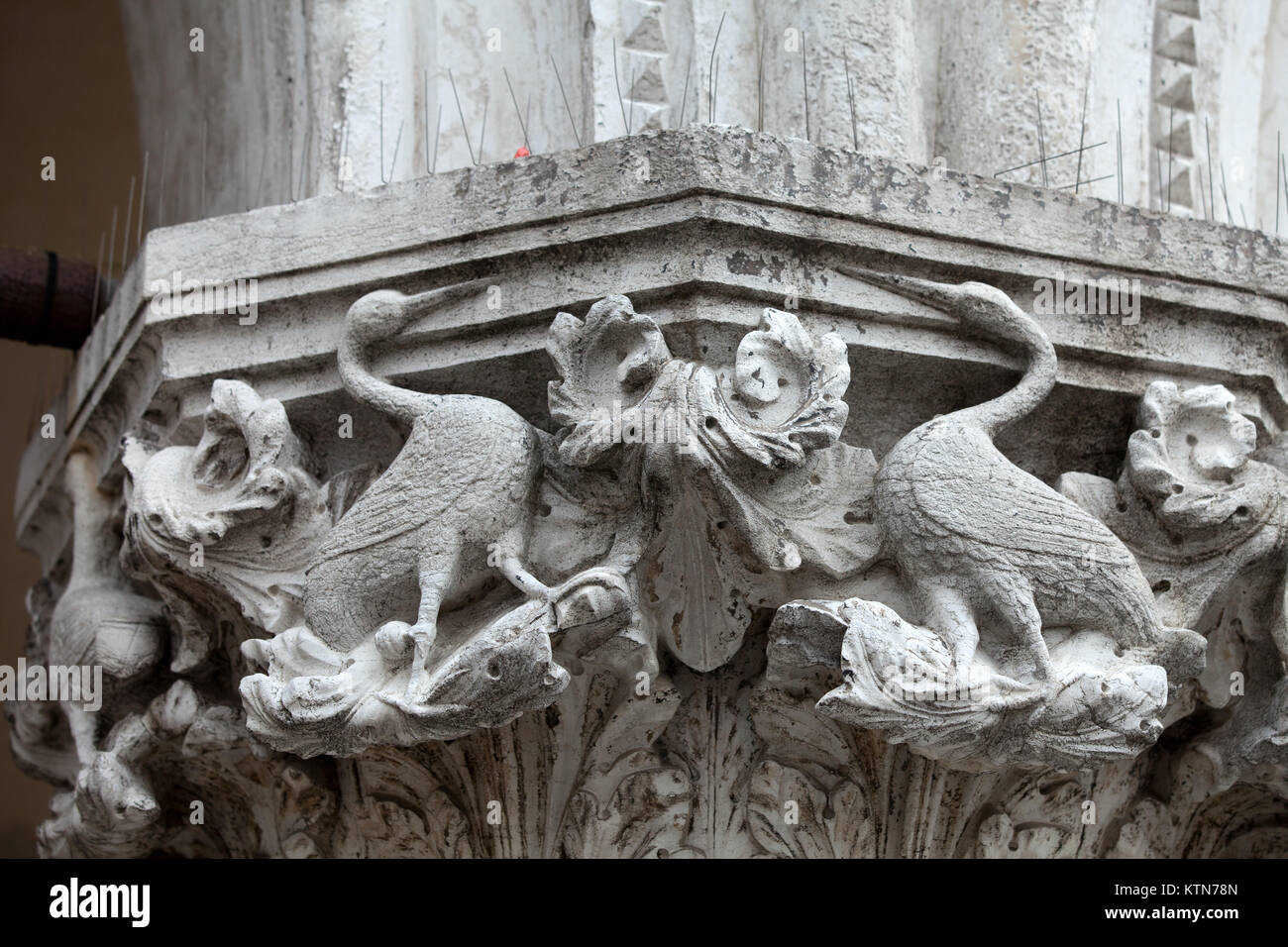 Venice - the unique beauty of the capitals of the columns of the Ducal ...