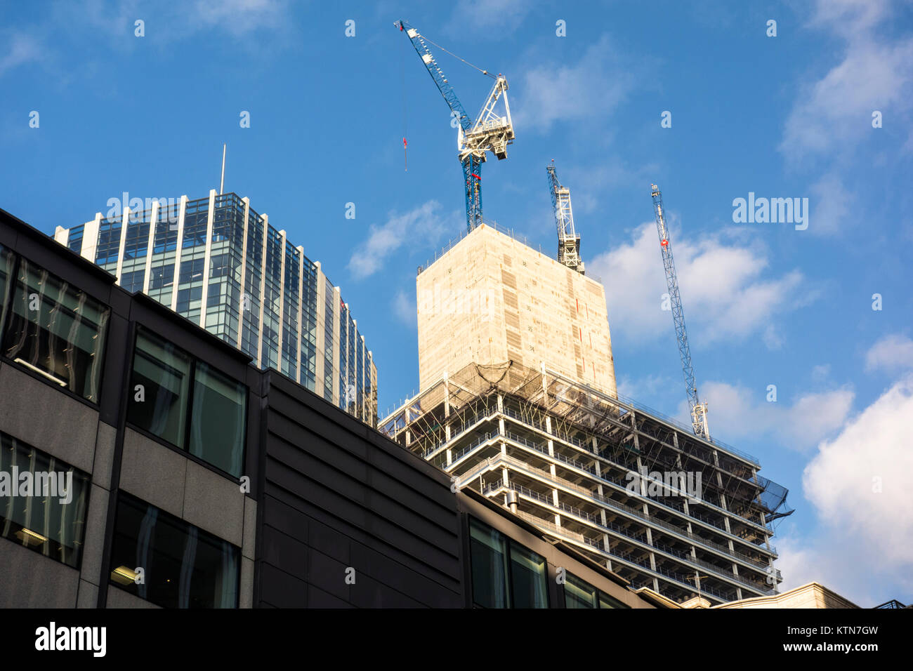 Construction high rise uk hi-res stock photography and images - Alamy