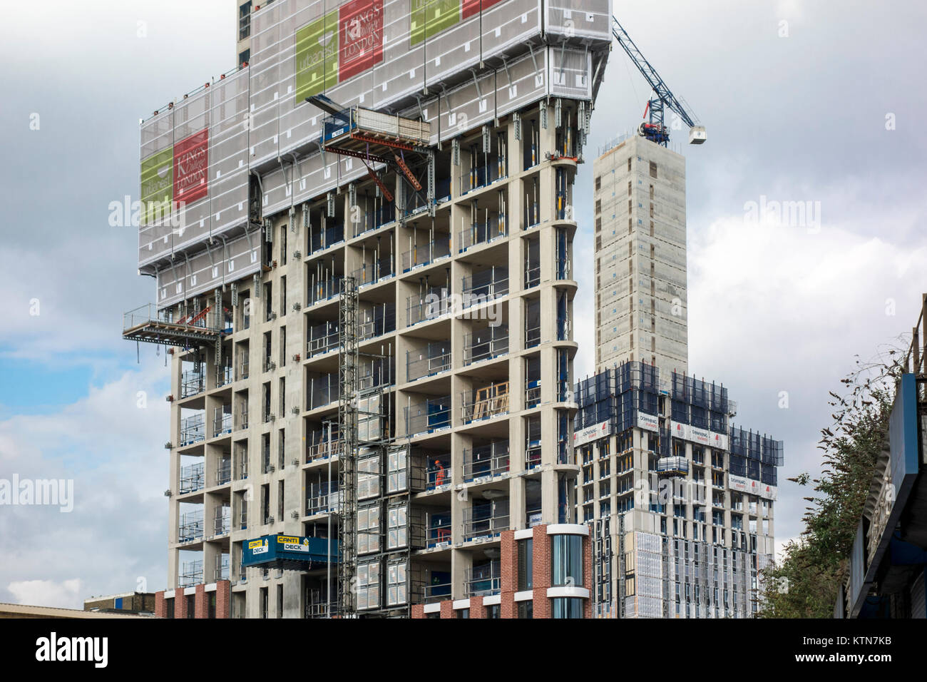 Development in Nine Elms area, London, from Wandsworth Road ...
