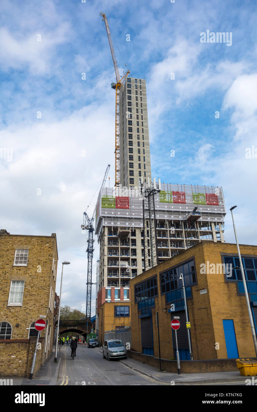 Nine elms development tower hi-res stock photography and images - Alamy