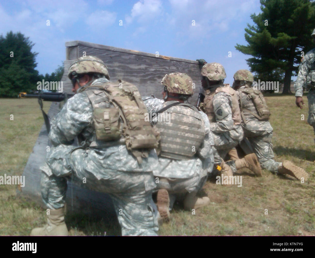 FORT DRUM-- Soldiers assigned to the 101st Expeditionary Signal ...