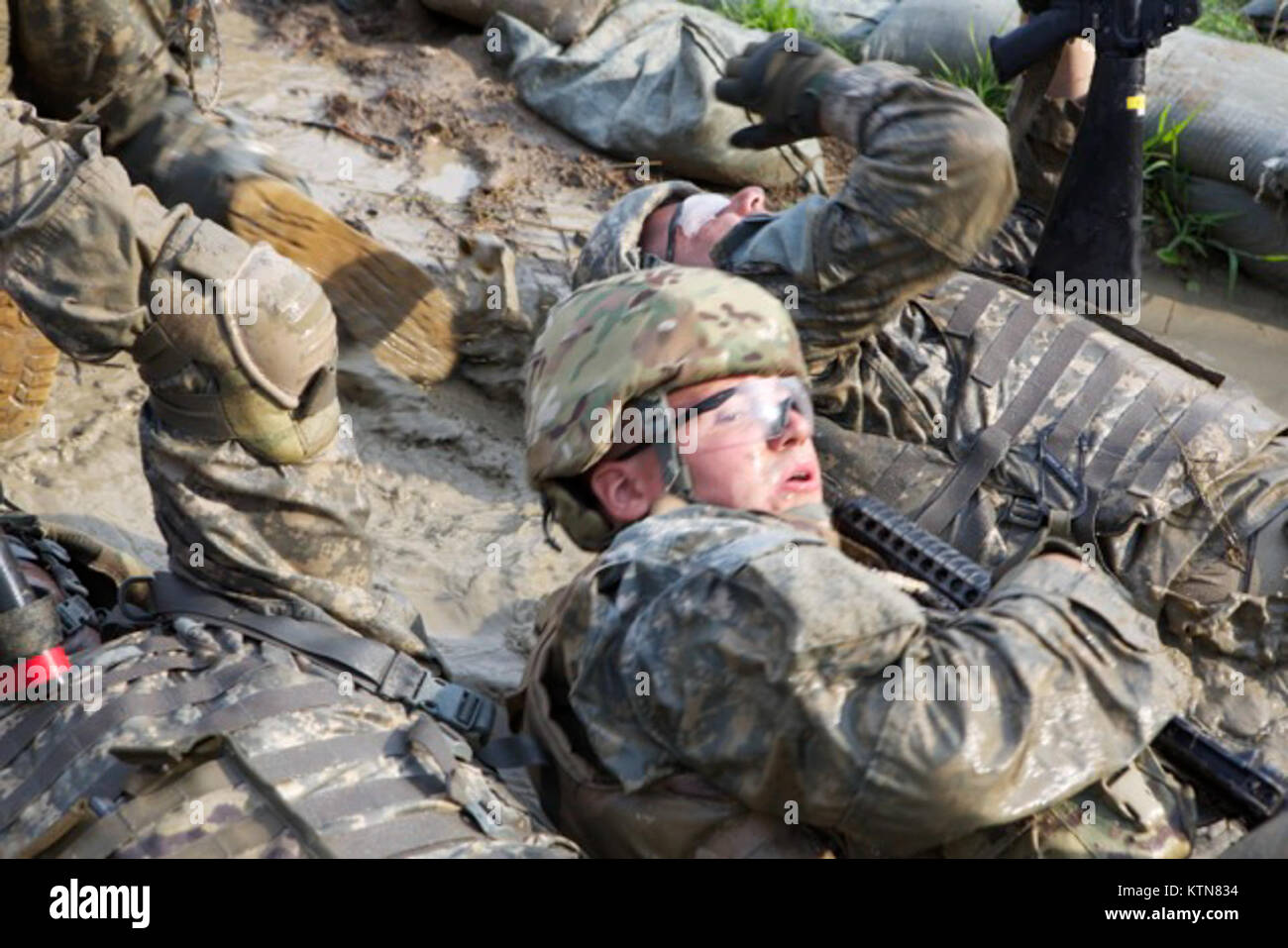 Move under direct fire hi-res stock photography and images - Alamy