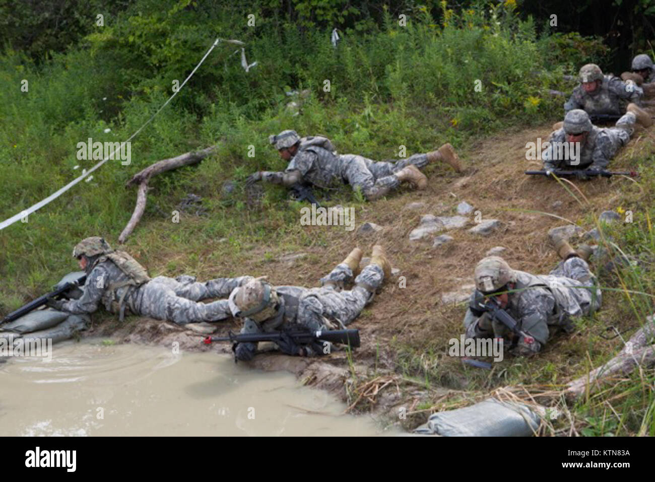 Move under direct fire hi-res stock photography and images - Alamy