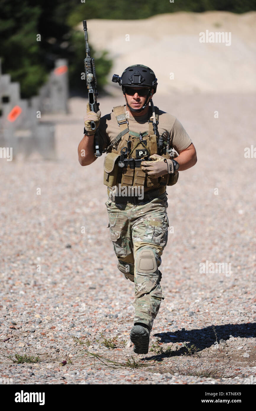 WESTHAMPTON BEACH, NY - New York Air National Guard's 106th Rescue Wing ...