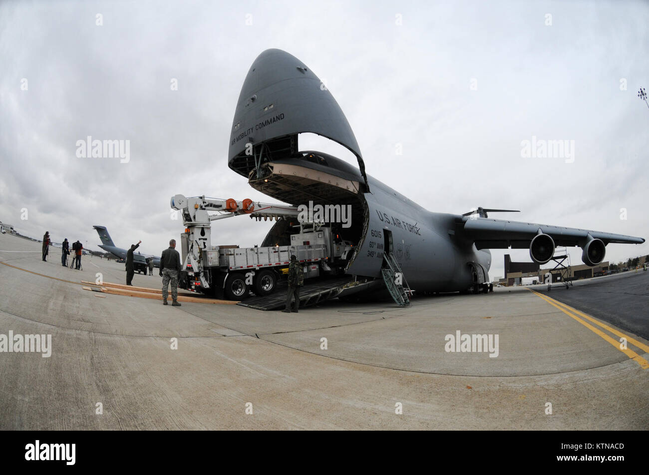 STEWART ANGB NEWBURGH, N.Y. --Travis loadmasters and 105th LRS Aerial ...