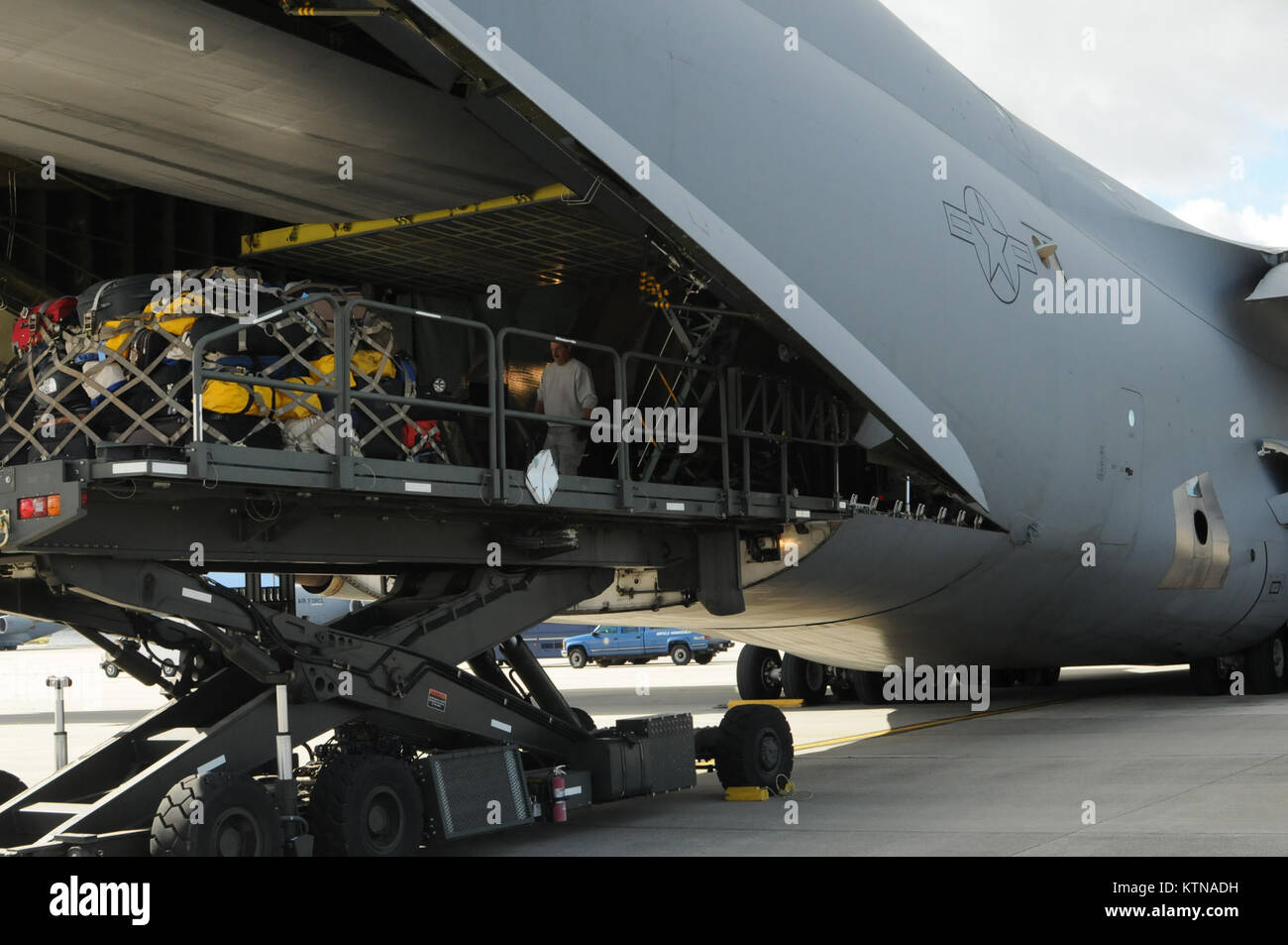 STEWART ANGB NEWBURGH, N.Y. --A 105th Aerial Port pallet loader ...