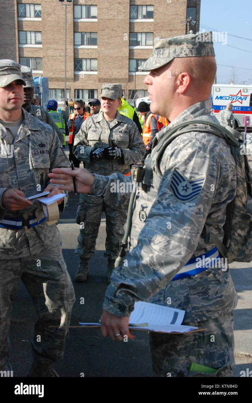 U.S. Army National Guard personnel daily duties and life. Working ...