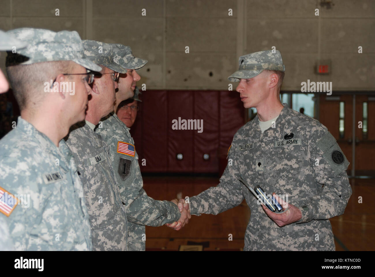 Niskayuna- Soldiers of E Company 427th Brigade Support Command receive ...
