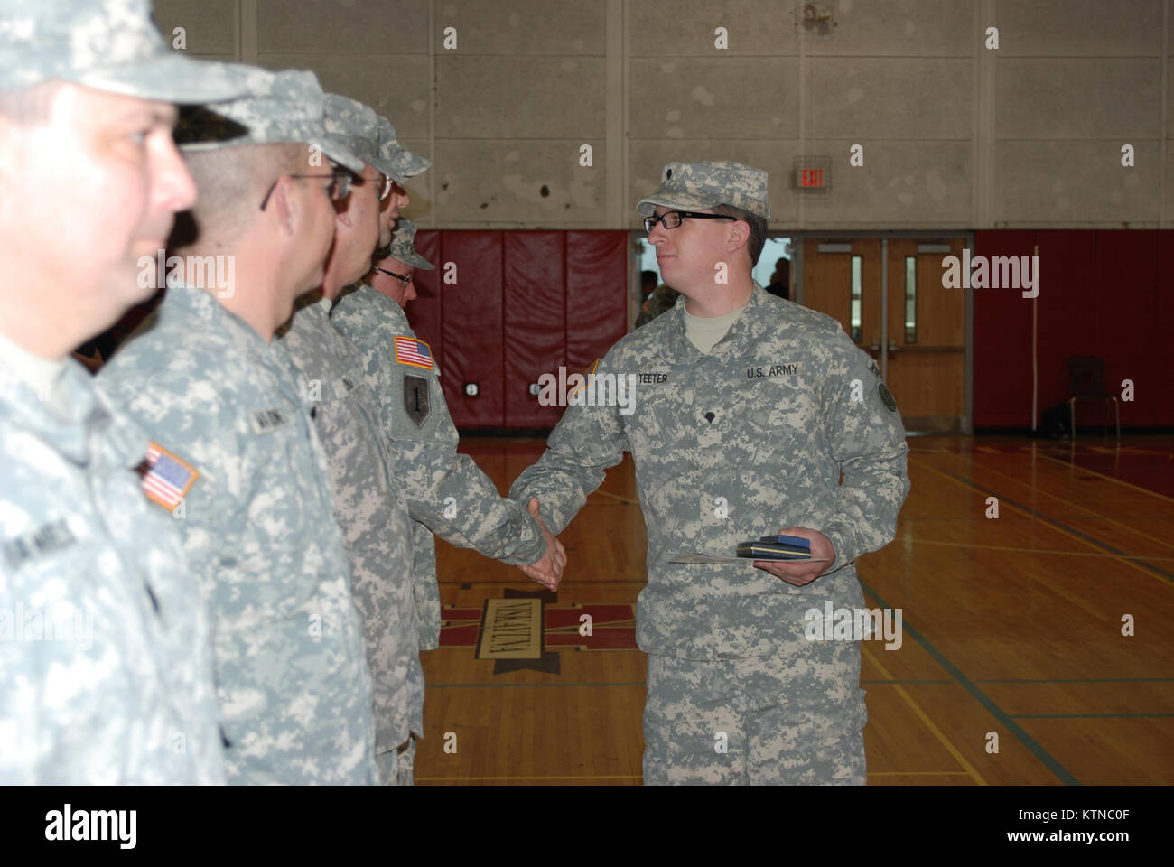 Niskayuna- Soldiers of E Company 427th Brigade Support Command receive ...