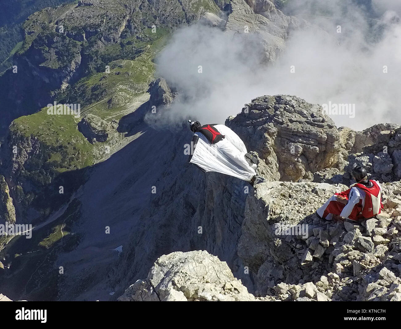 Base jumper free falling hi-res stock photography and images - Alamy