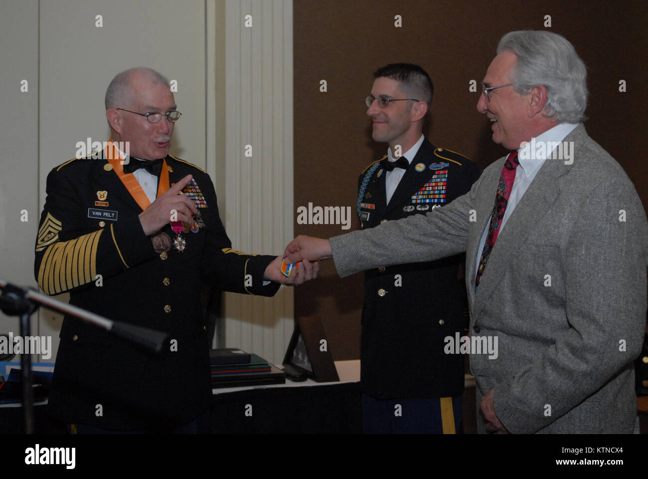 US military awards presentation Stock Photo - Alamy