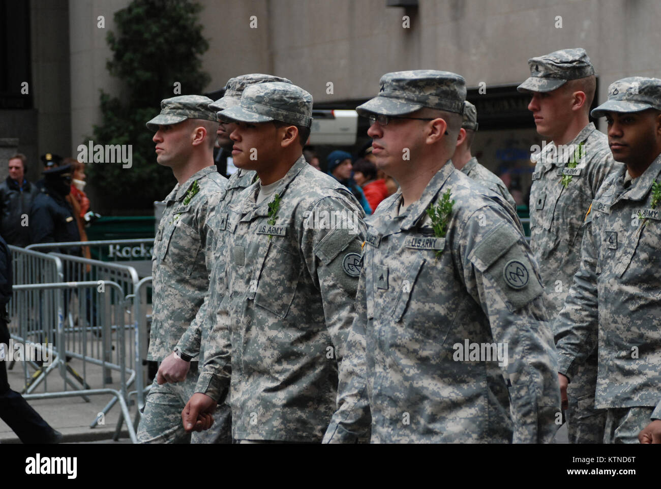 NEW YORK –New York National Guard Soldiers from the 1st Battalion, 69th ...