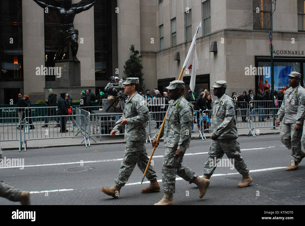 NEW YORK –New York National Guard Soldiers from Company G, 427th ...