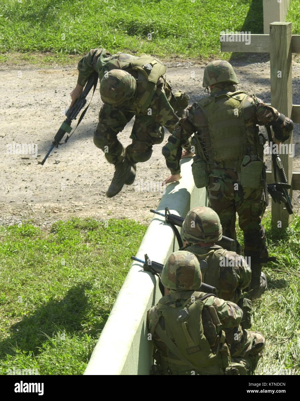 FORT KNOX, KY-- Soldiers from the 1st Battalion 69th Infantry and 1st ...