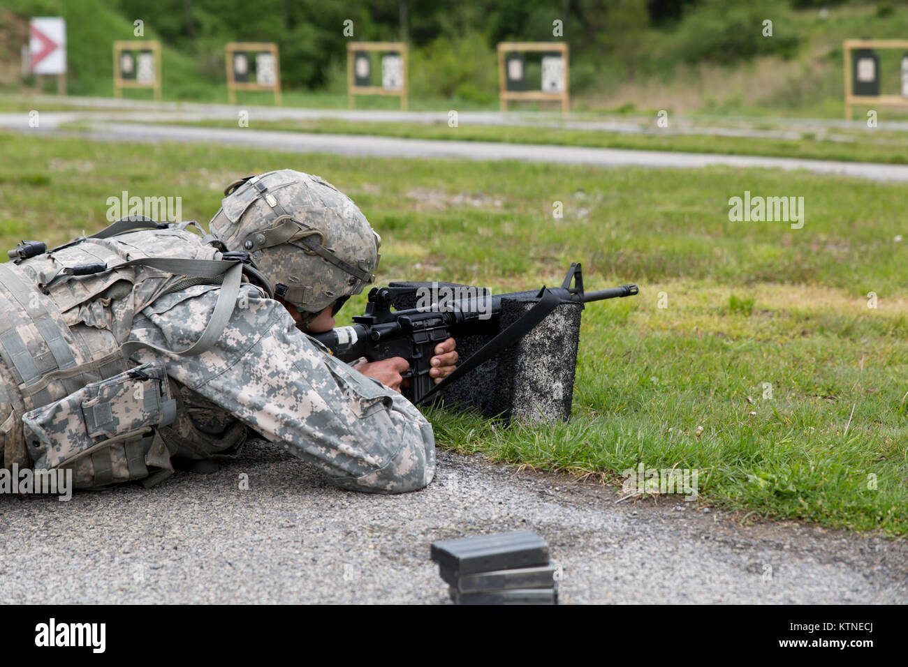 National Guard Soldiers compete for the 2013 Best Warrior competition ...
