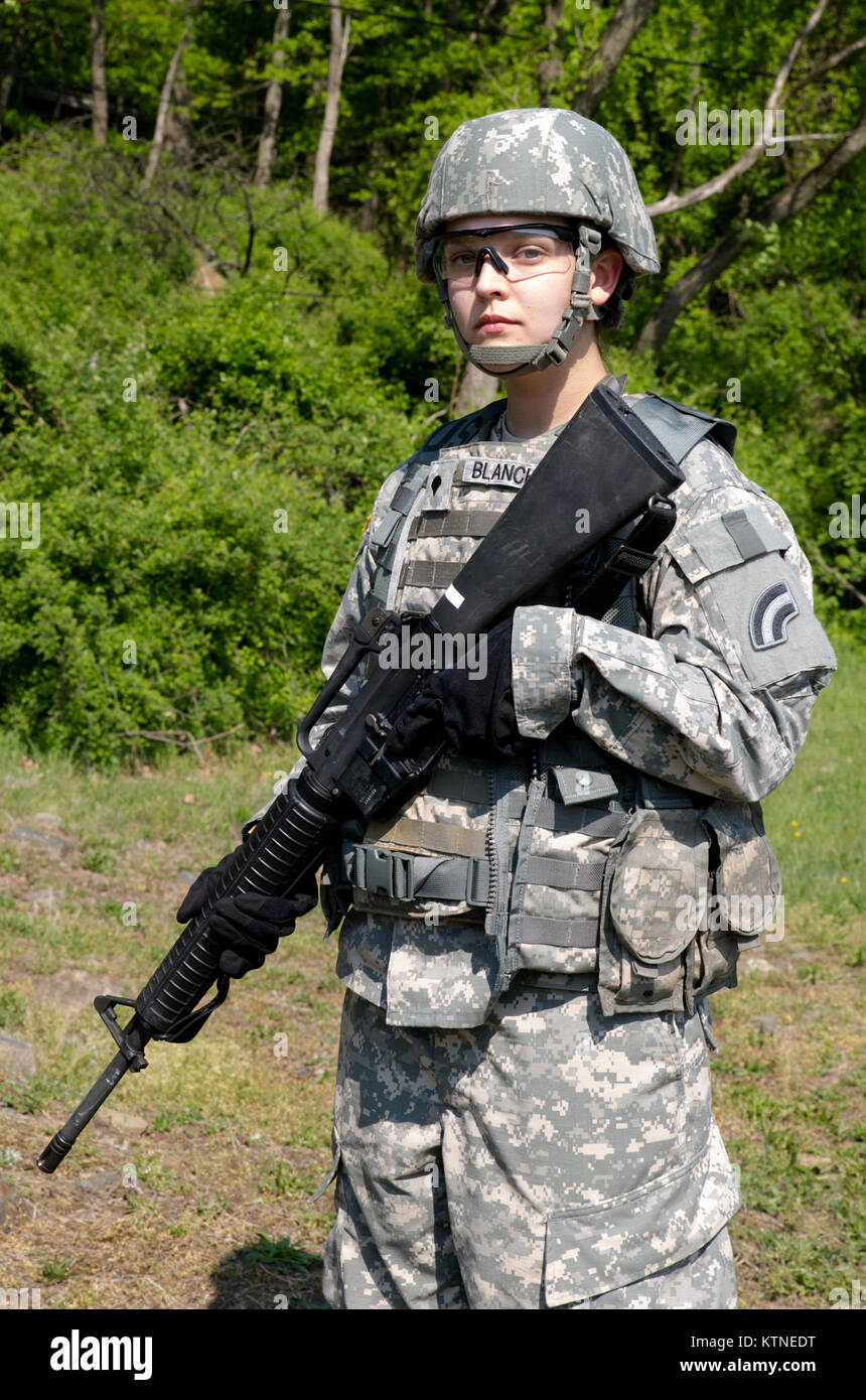 National Guard Soldiers compete for the 2013 Best Warrior competition ...