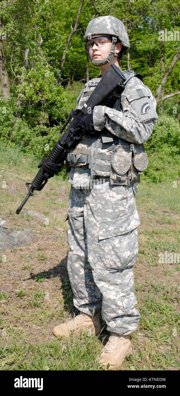 National Guard Soldiers compete for the 2013 Best Warrior competition ...