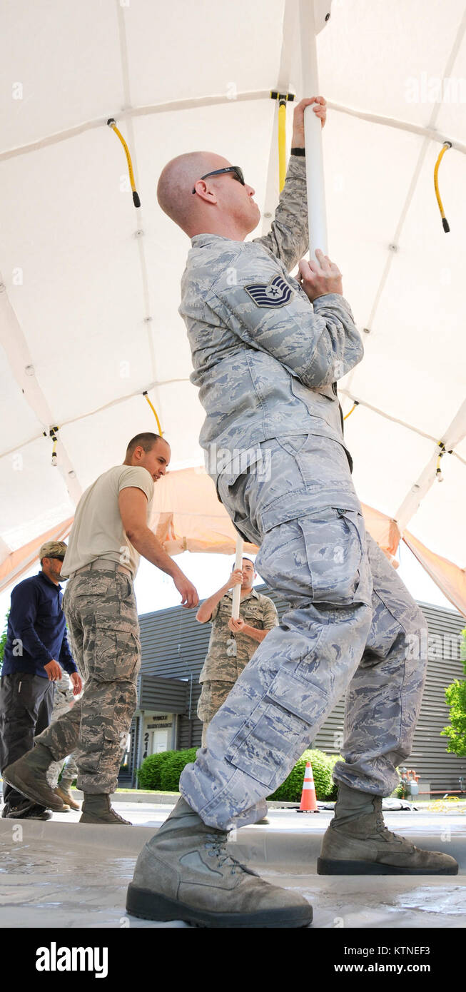 U.S. Air Force Tech. Sgt. Alan Angevine, a lifesupport journeyman with ...